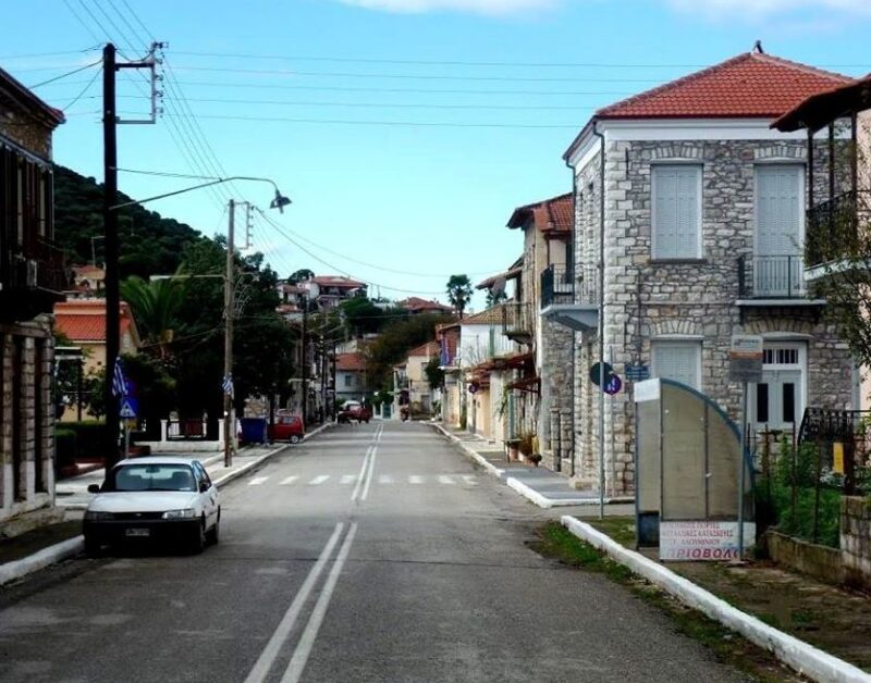 ΕΥΠΑΛΙΟ... - Nafsweek.gr